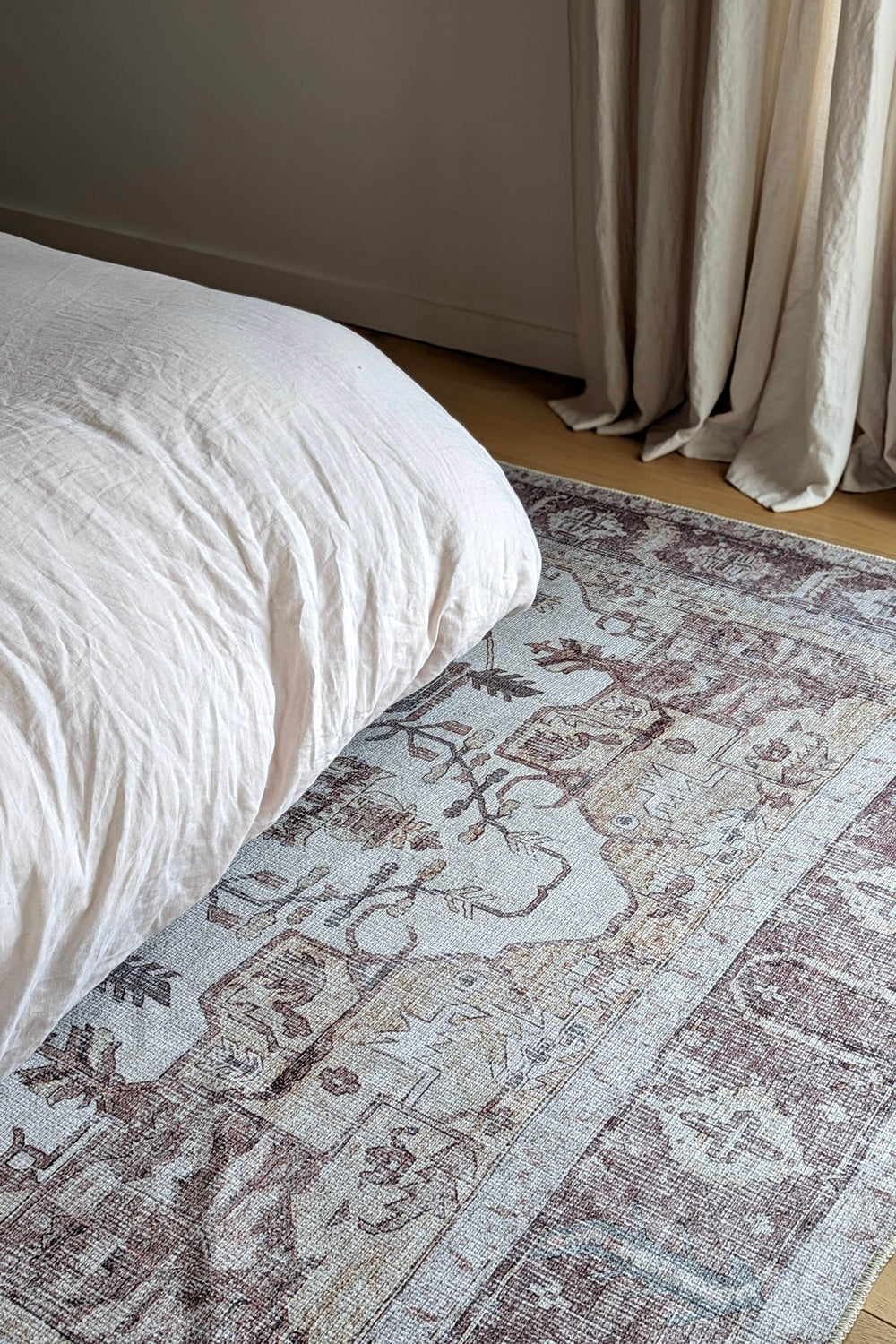 Tara Vintage Style Rug | Machine Washable | Rugs.ie